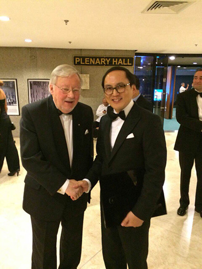 Dr. Manson Fok of MUST received the Gusi Peace Prize for Humanitarianism